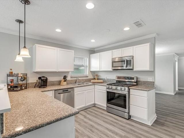 713 Bailey St, Denton, TX 76205