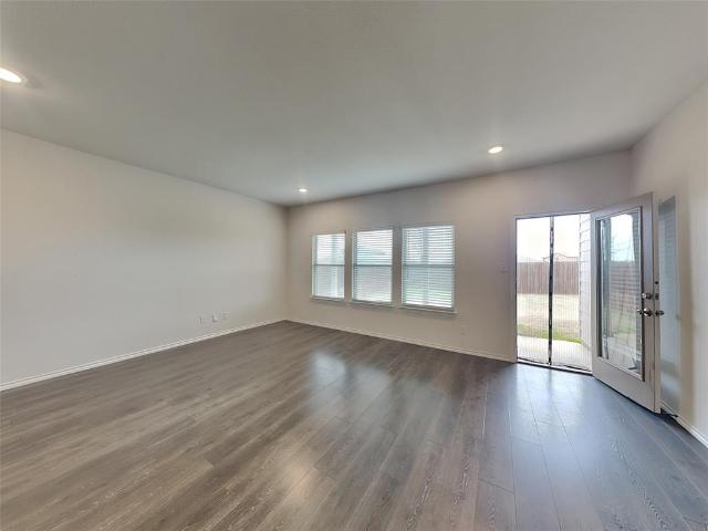 713 Glover Dr, Aubrey, TX 76227 | MLS #21179
