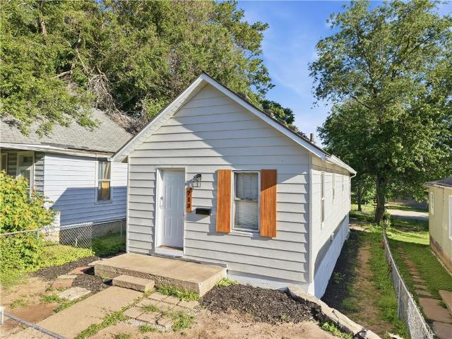 713 Dakota Street