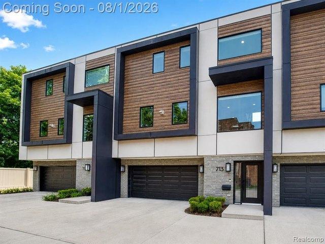 713 E 11 Mile Rd, Royal Oak, MI 48067