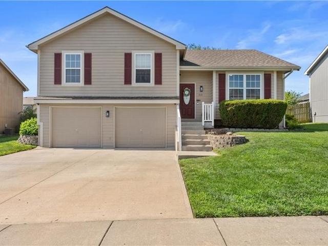 713 E 14th Ter, Eudora, KS 66025