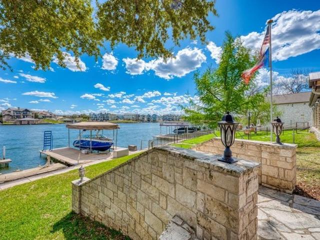 713 Ellen Williams Loop, Kingsland, TX 78639