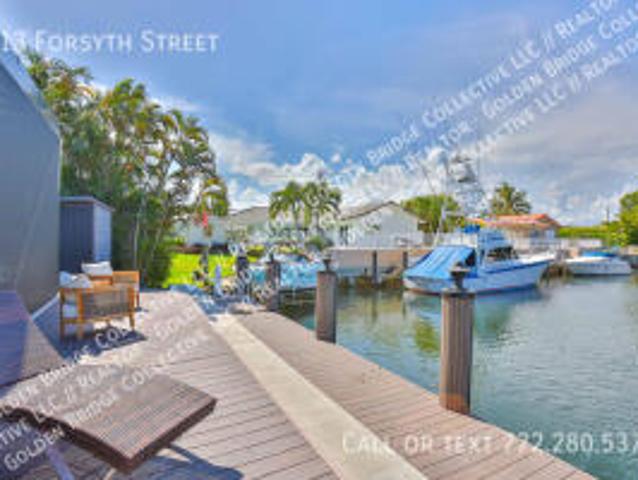 713 Forsyth Street · Pool