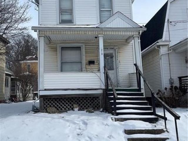 713 Monroe St, New Castle, PA 16101