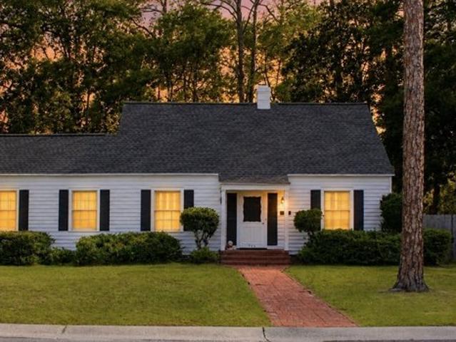 713 Magnolia Dr, Waycross, GA 31501