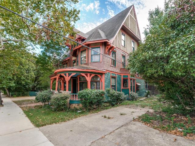 713 N Carroll Avenue