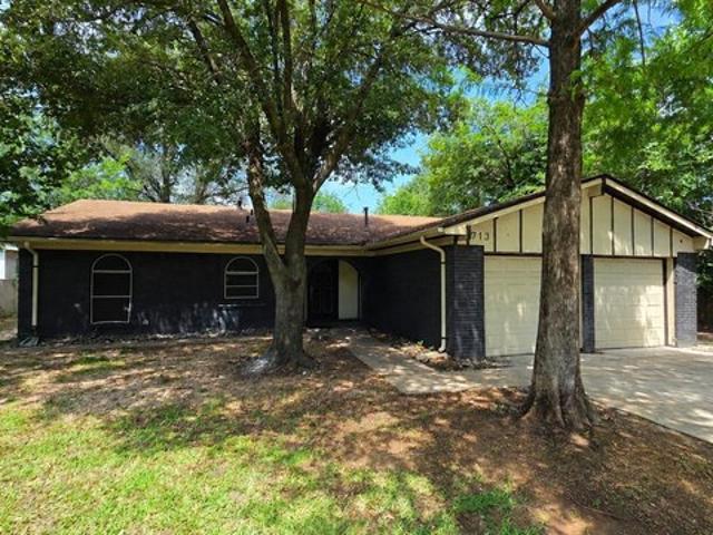 713 N Spears St, Alvarado, TX 76009