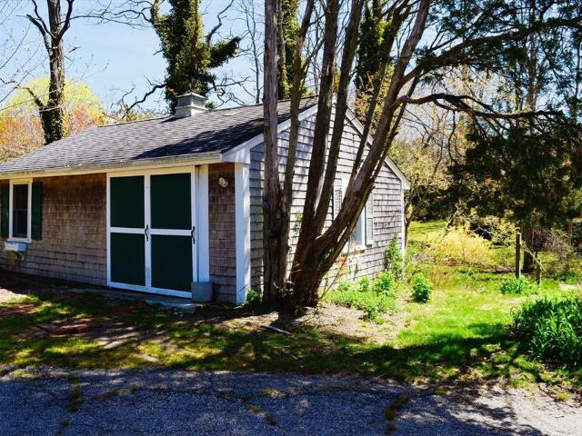 713 Sandwich Rd