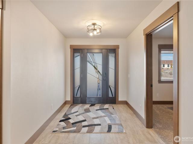 713 SW Sunset Boulevard
