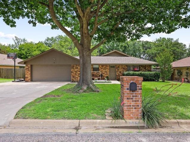 713 Patricia Dr, Sherman, TX 75090