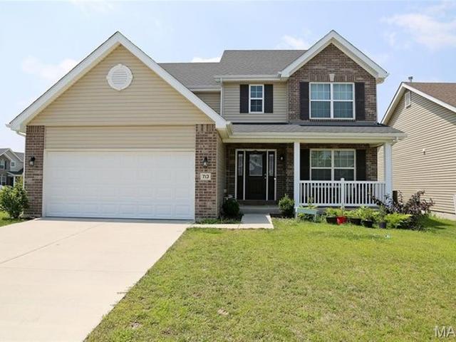 713 Palisades Dr, Saint Charles, MO 63301