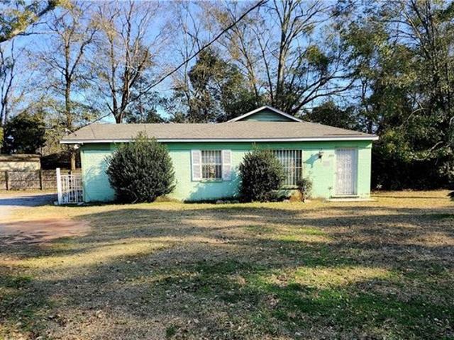 713 Pinehill Dr, Mobile, AL 36606