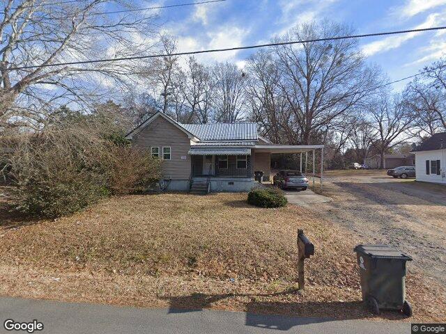 713 Raleigh St, Oxford, NC 27565