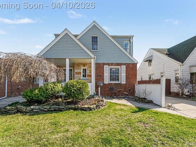 713 Riverbank St, Lincoln Park, MI 48146