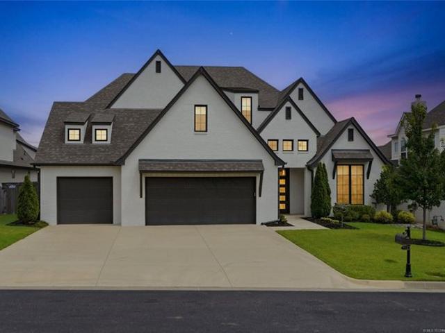 713 W 109th St S, Jenks, OK 74037