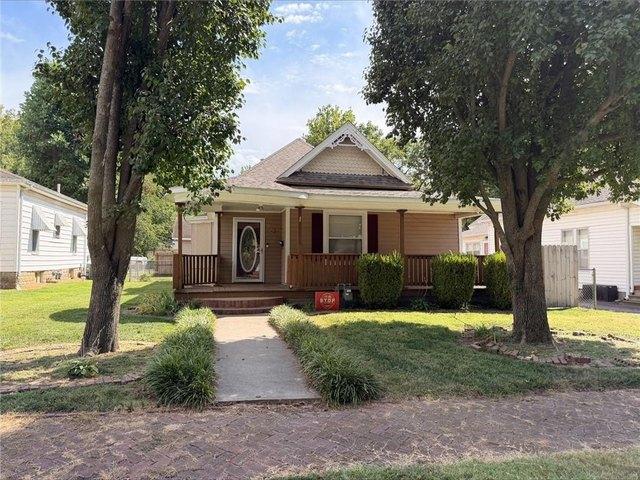 713 W 1st St, Pittsburg, KS 66762