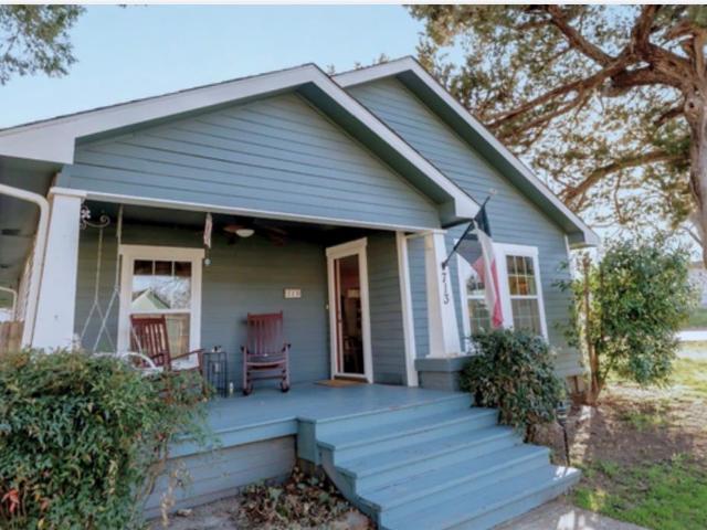 713 W Spring St, Weatherford, TX 76086 | MLS #21190