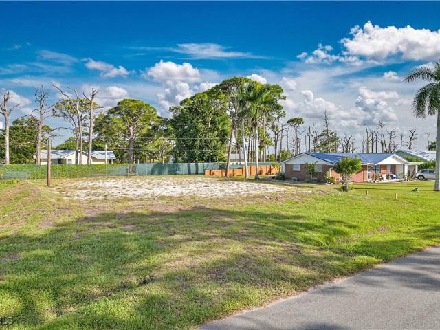 7144 Vassar Dr, Fort Myers, FL 33908 | MLS #2025020