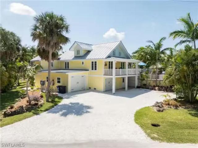 7146 CONGDON RD, FORT MYERS, FL 33908 Single Family Residence.