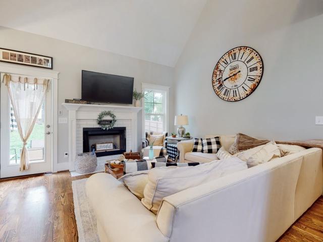 7146 Pepper Tree Cir