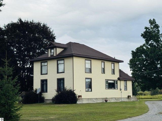 7146 River Rd, Evart, MI 49631
