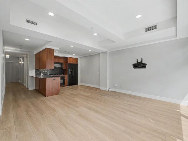 7147 E Rancho Vista Drive # 4009