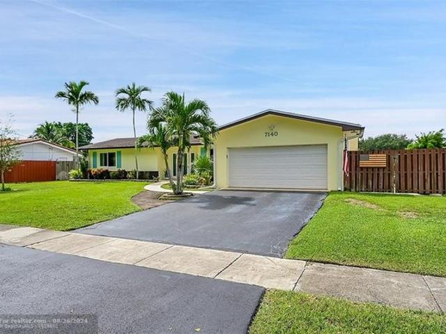 7140 NW 10th Ct, Plantation, FL 33313
