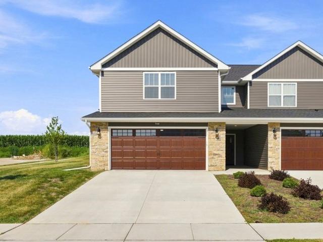 7142 Grove Xing, Bettendorf, IA 52722