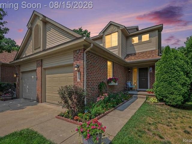 7142 Lavender Ln, Waterford Township, MI 48327