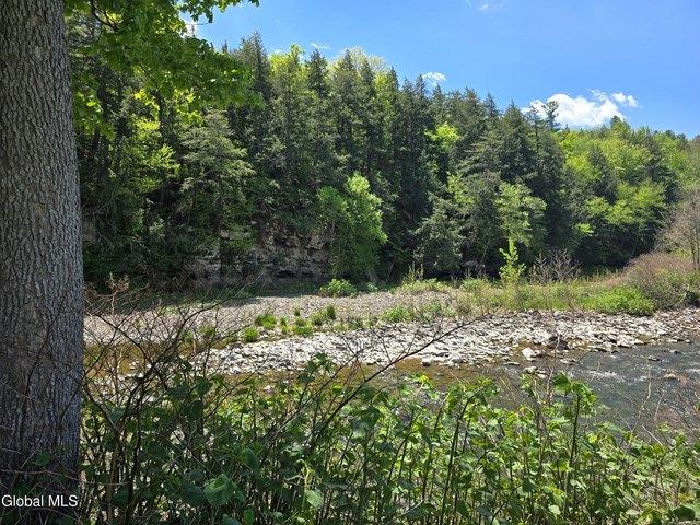 7143 New York 81, East Durham, NY 12423