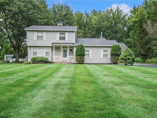 7143 Akron Rd, Lockport, NY 14094