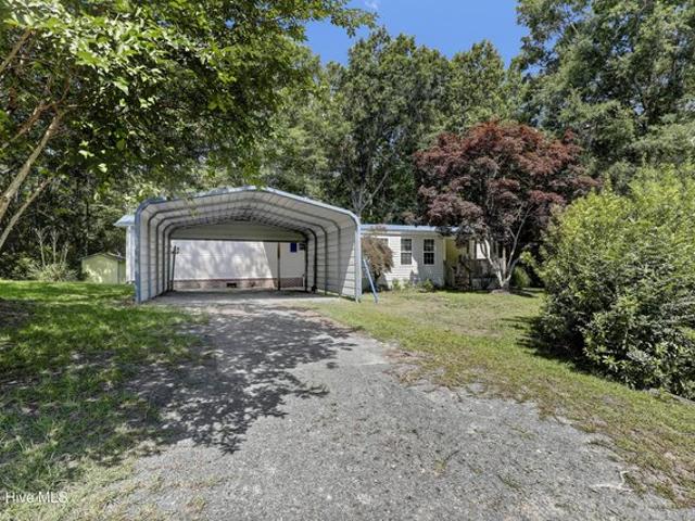 714 Cedar Ave, Hampstead, NC 28443