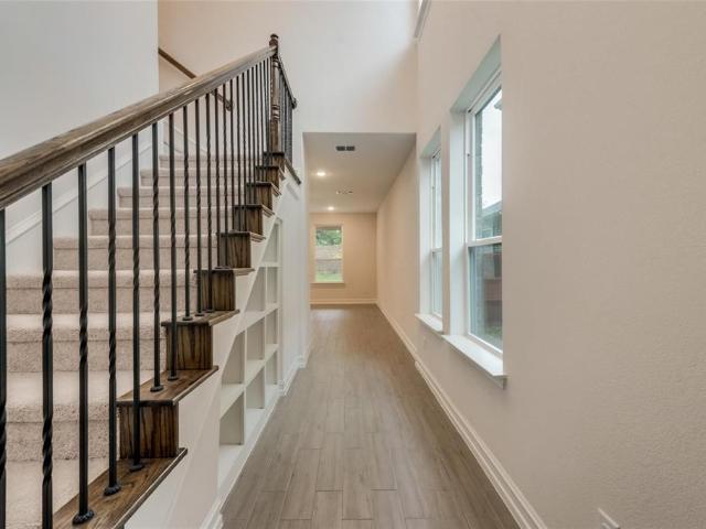 714 Creekwater Lane