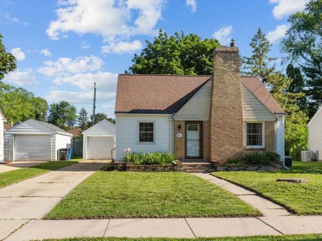 714 Baldwin Ave, Oshkosh, WI 54901