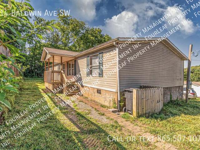 714 Baldwin Ave SW, 5 beds, 3 full baths