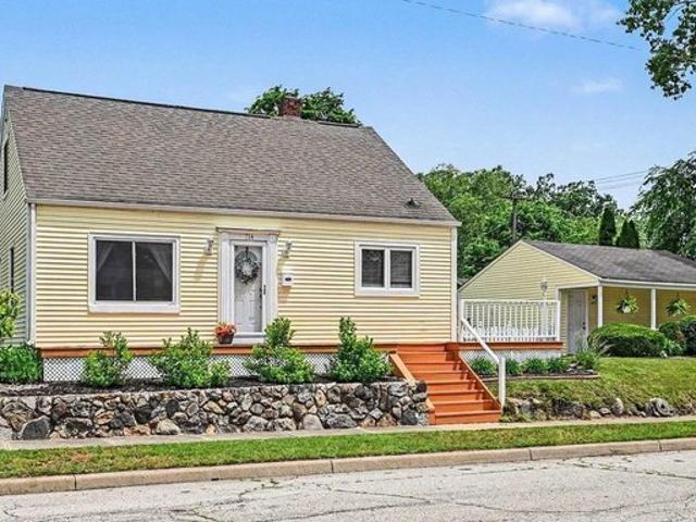 714 Benton St, Mishawaka, IN 46545