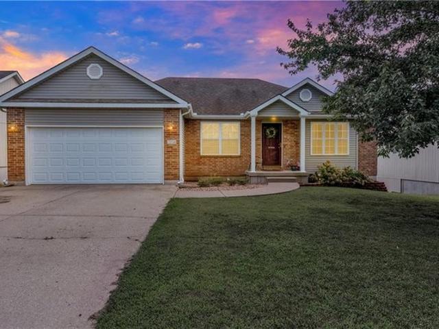 714 Burlington Rd, Warrensburg, MO 64093