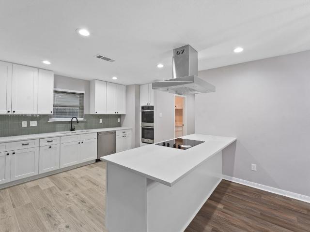 714 Golden Bear Ln, Kingwood, TX 77339 | MLS #91586 | Compass