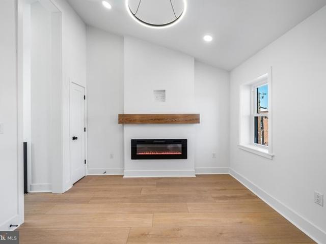 714 Earp St, Philadelphia, PA 19147
