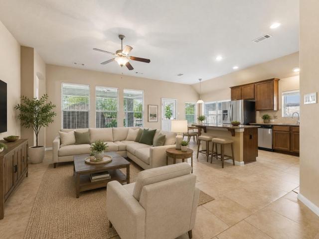 714 Edwards Walk Dr