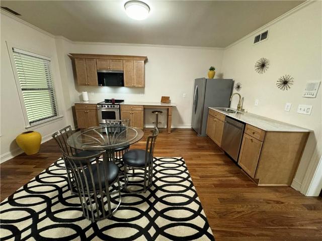 714 Fairview Club Circle