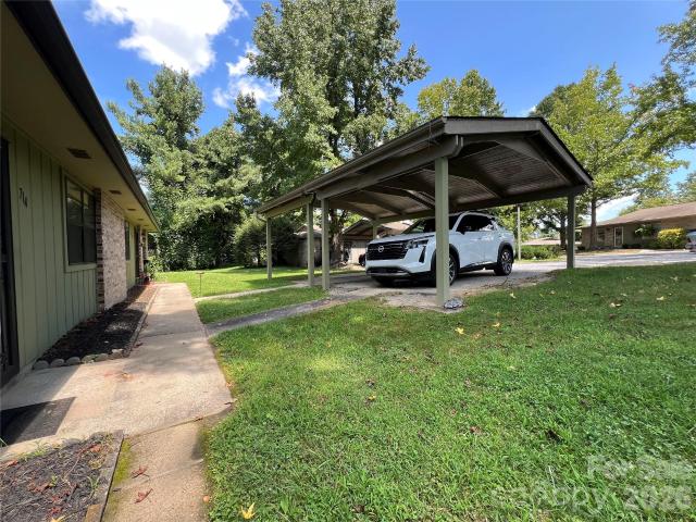 714 Farmington Circle