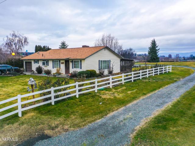 714 Hill Rd S, Sunnyside, WA 98944 | MLS #26 364