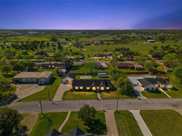 714 Louisiana Ave, Shiner, TX 77984 | MLS #4781