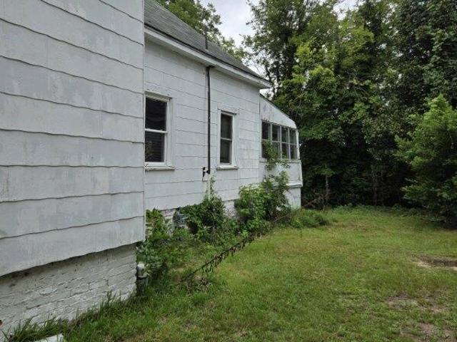 714 Leak Street