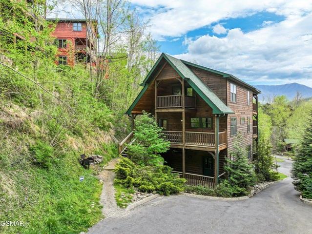 714 Mountain Stream Way Unit 17, Gatlinburg, TN 37738