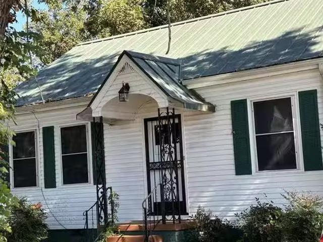 714 N WATER ST, TUSCUMBIA, AL 35674 Single Family Residence Fo.