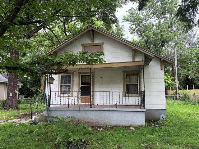 714 N Farmer Ave, Springfield, MO 65802