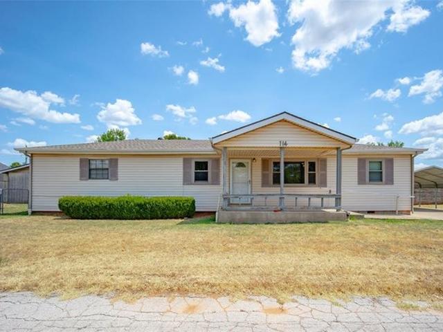 714 N Jefferson Ave, Blanchard, OK 73010