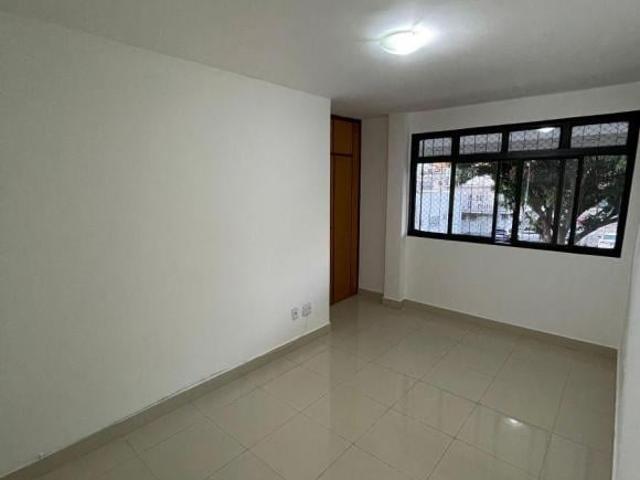 714 Norte 50m² 2 Quartos Bem ventilado e iluminado Acesso pela W4 Ótimo custo benefício